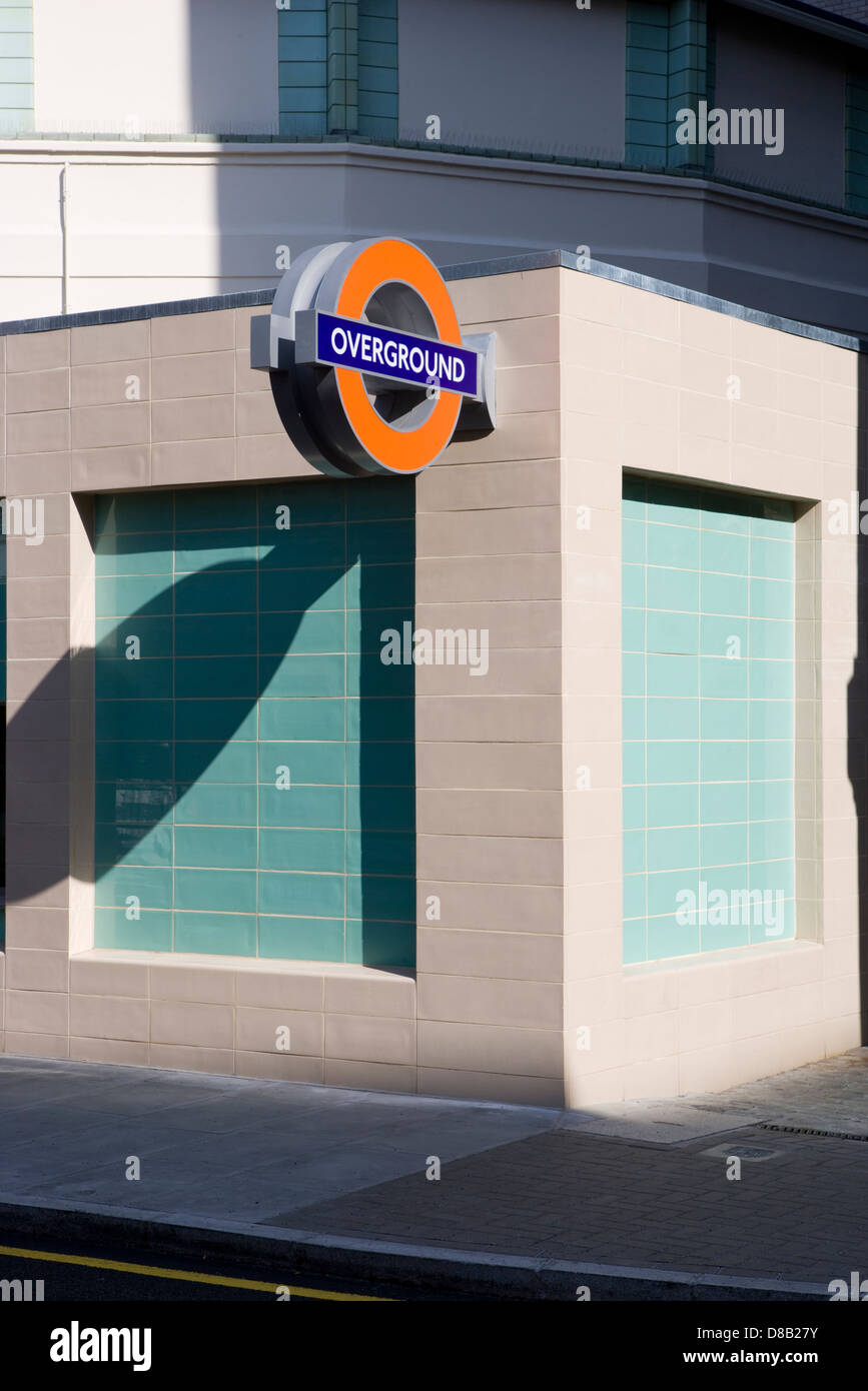 London Overground East London Railway Wapping Station Stock Photo - Alamy
