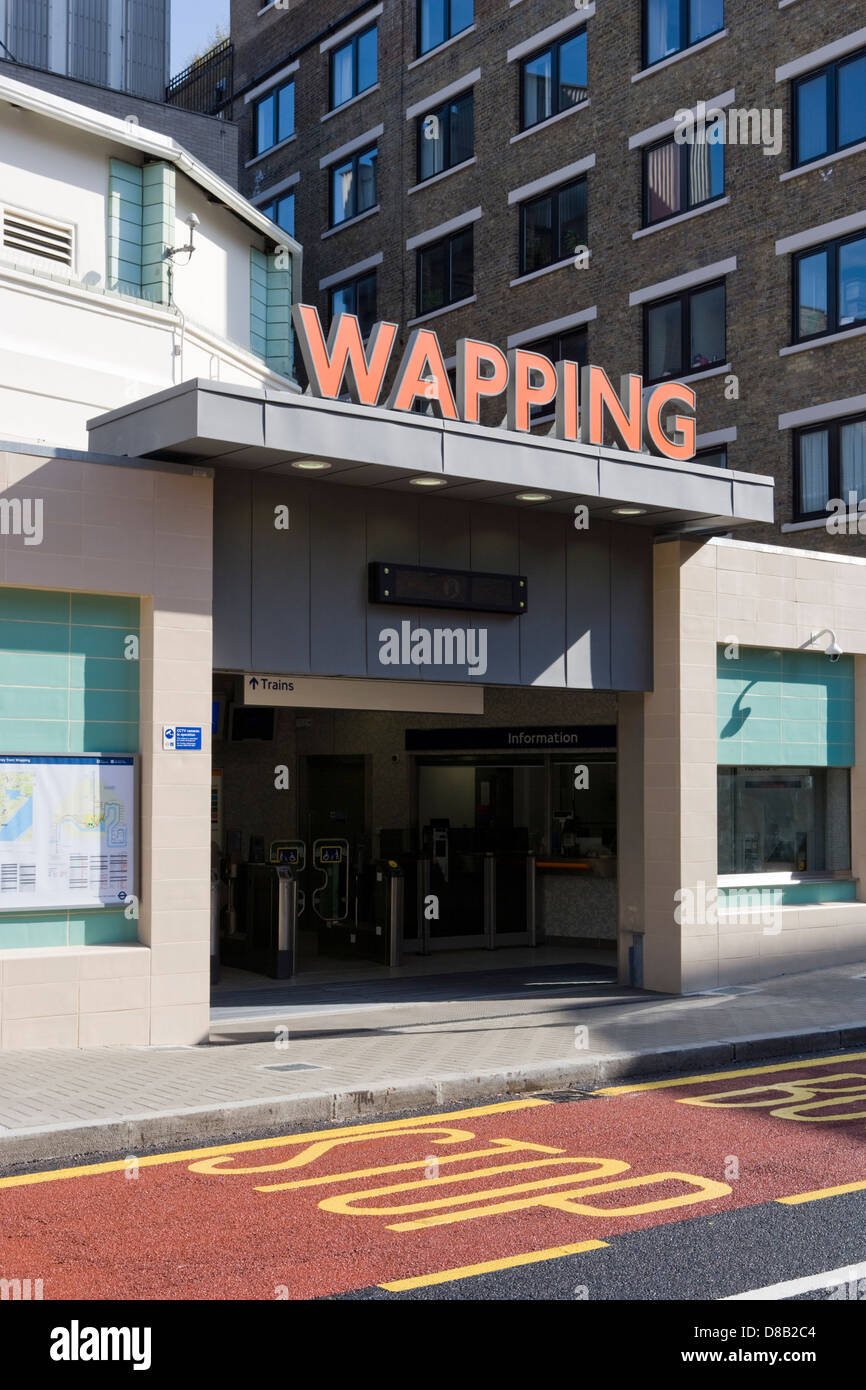 London Overground East London Railway Wapping Station Stock Photo - Alamy