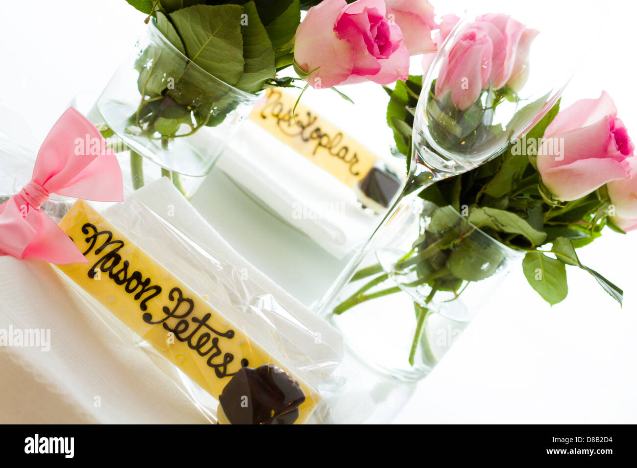 Personolized guest chocolate name plate for the wedding Stock Photo - Alamy
