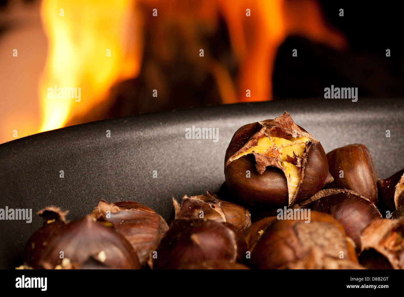 Nut roasting fire hi-res stock photography and images - Alamy