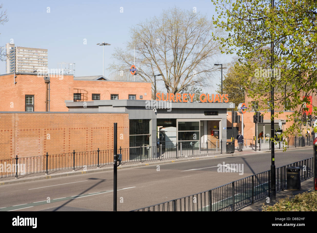 Surrey quays station hi-res stock photography and images - Alamy