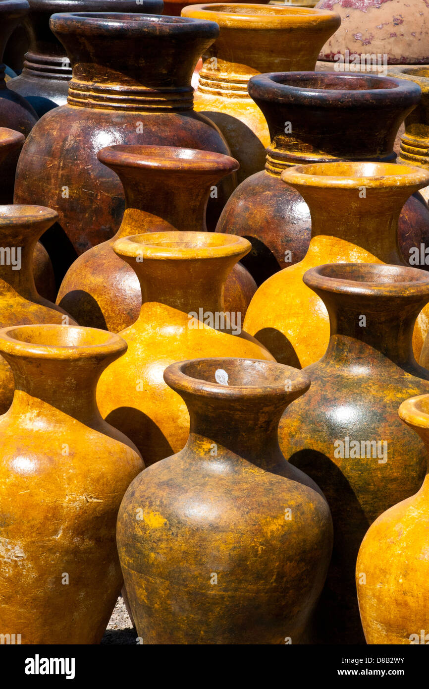 Mexican ceramic pots hi-res stock photography and images - Alamy