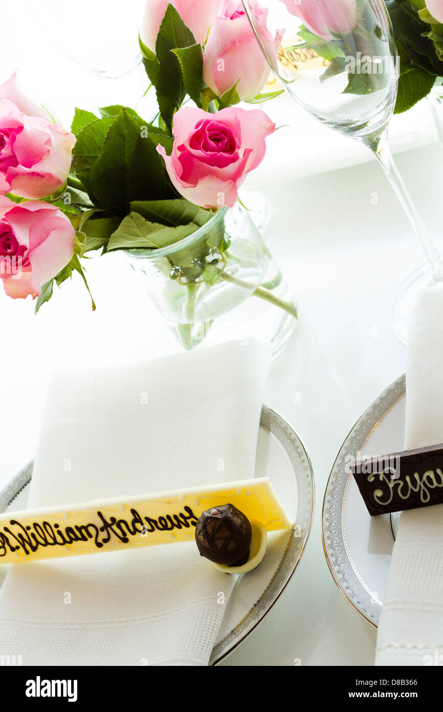 Personolized guest chocolate name plate for the wedding Stock Photo - Alamy
