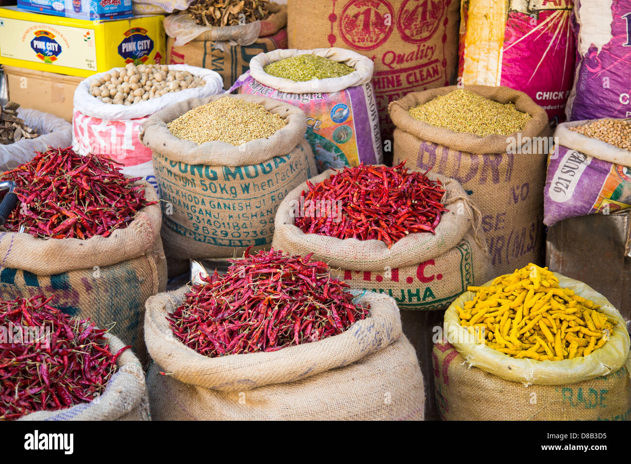 Agra market hi-res stock photography and images - Alamy