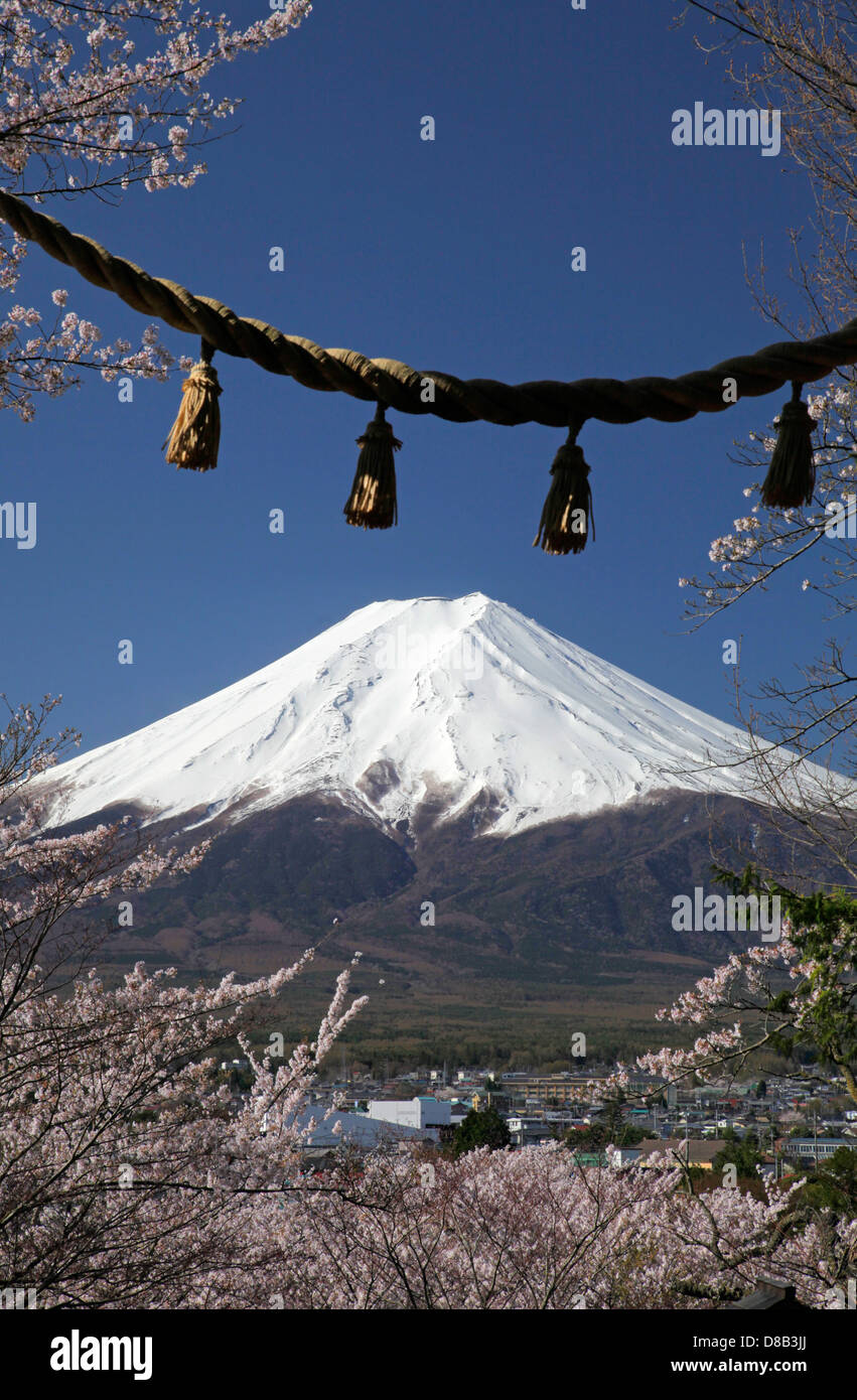 Snowy Mount Fuji view through Torii Shinto Shrine Gate at Fuji-Sengen ...