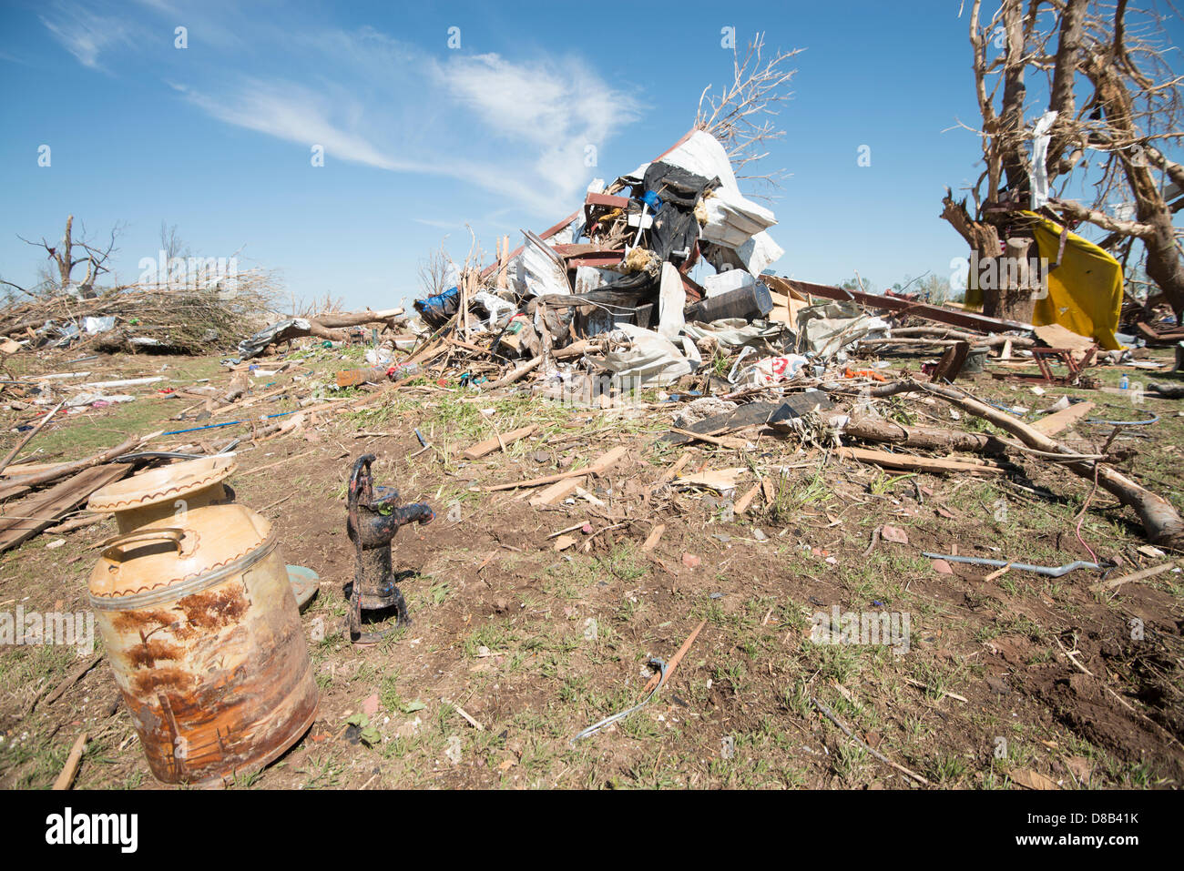 Moore, Oklahoma, USA. May 22nd 2013. Oklahoma tornado damage and ...