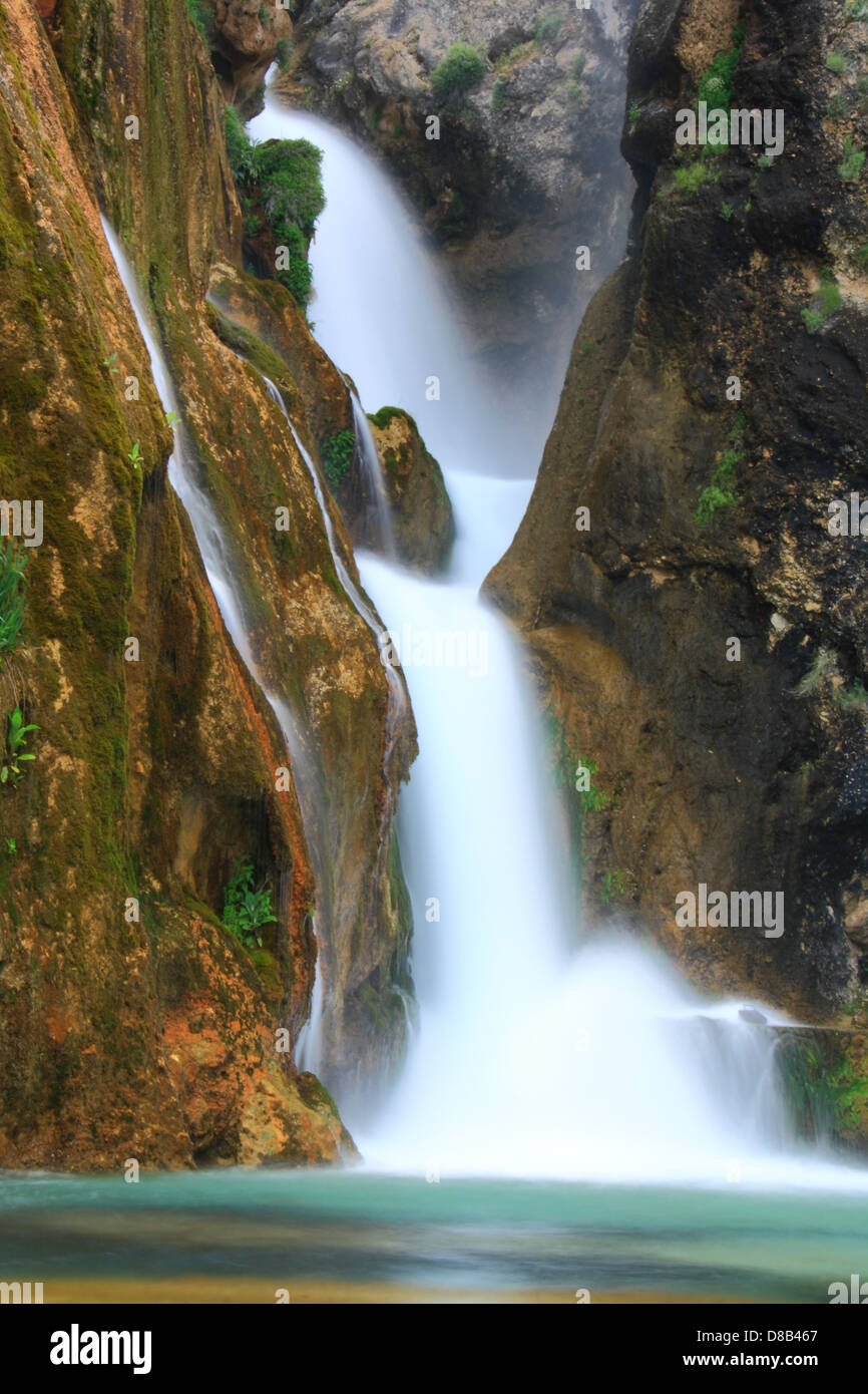 Water stream between rocks hi-res stock photography and images - Alamy