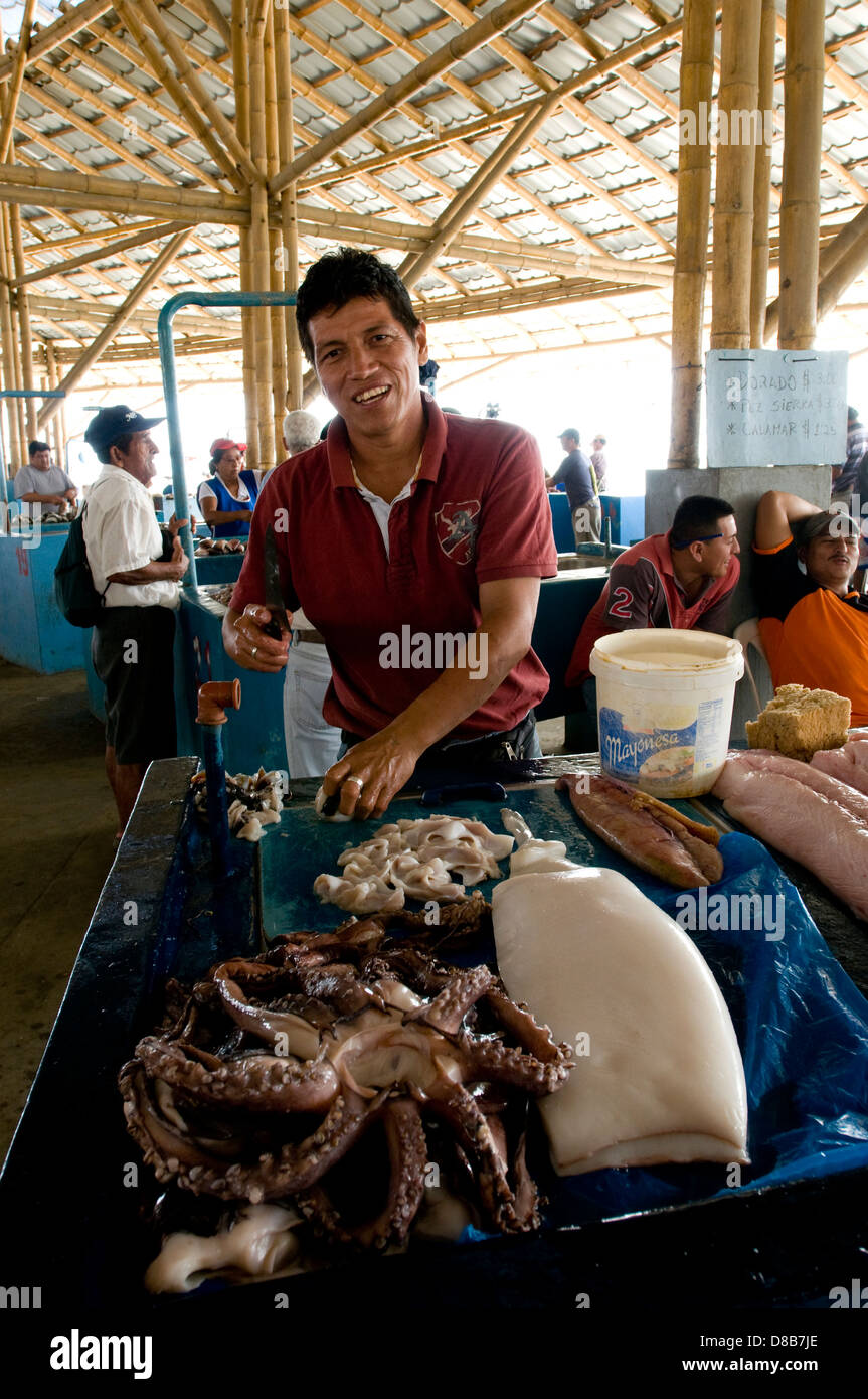 Trader of fresh seafood in Manta Stock Photo - Alamy