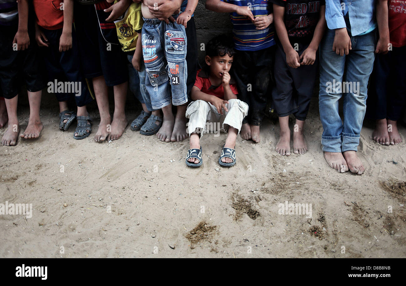 Poverty stricken family hi-res stock photography and images - Alamy