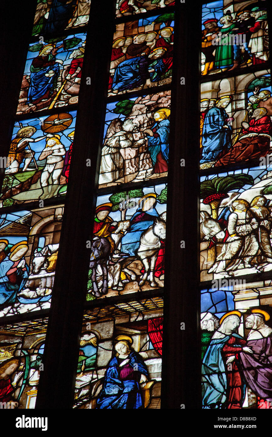 Stained glass window in the Duomo in Milan, Italy Stock Photo - Alamy