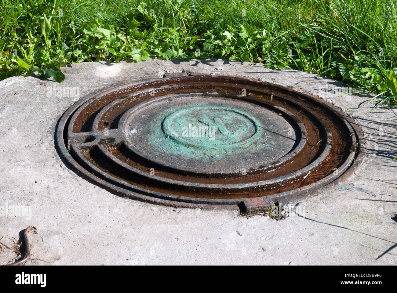 Drain hatch hi-res stock photography and images - Alamy
