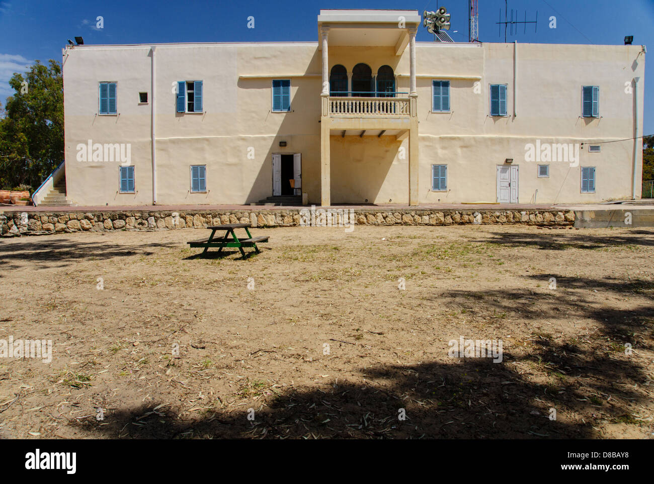 Israel. The old Nitzanim mansion, where fierce fighting took place ...
