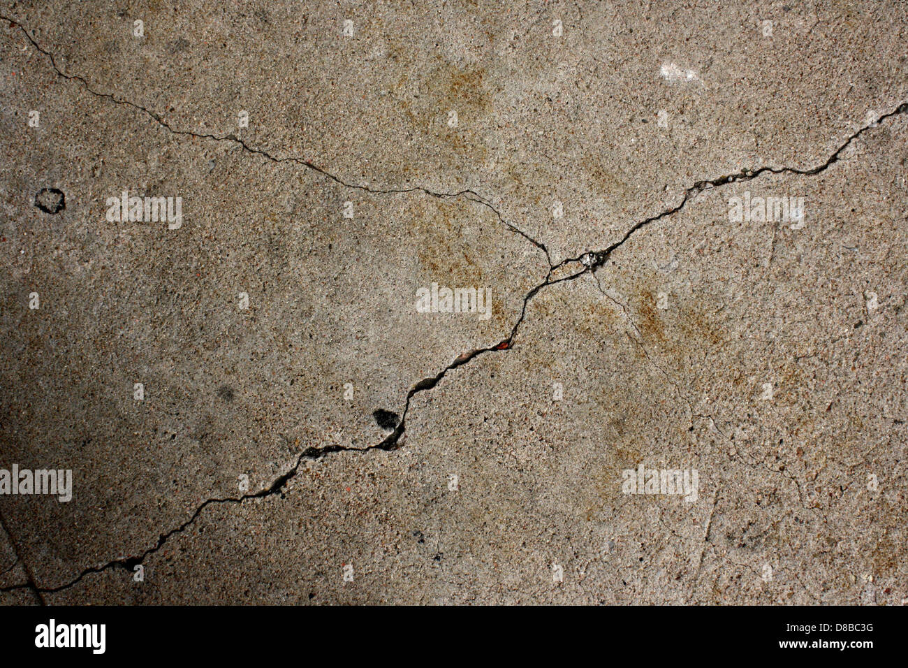 Cracks visible in ground hi-res stock photography and images - Alamy