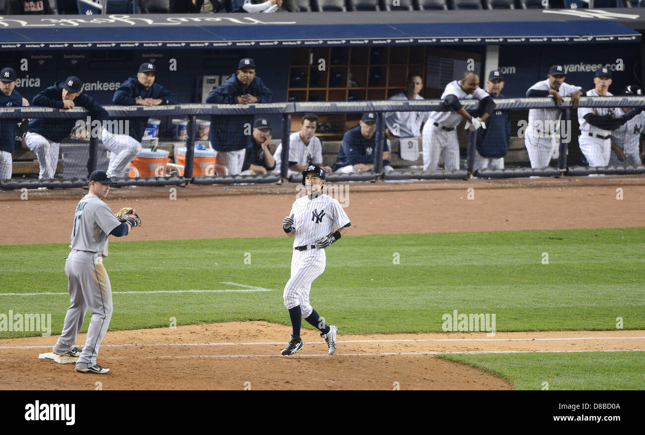 Justin Smoak (Mariners), Ichiro Suzuki (Yankees), MAY 15, 2013 - MLB ...