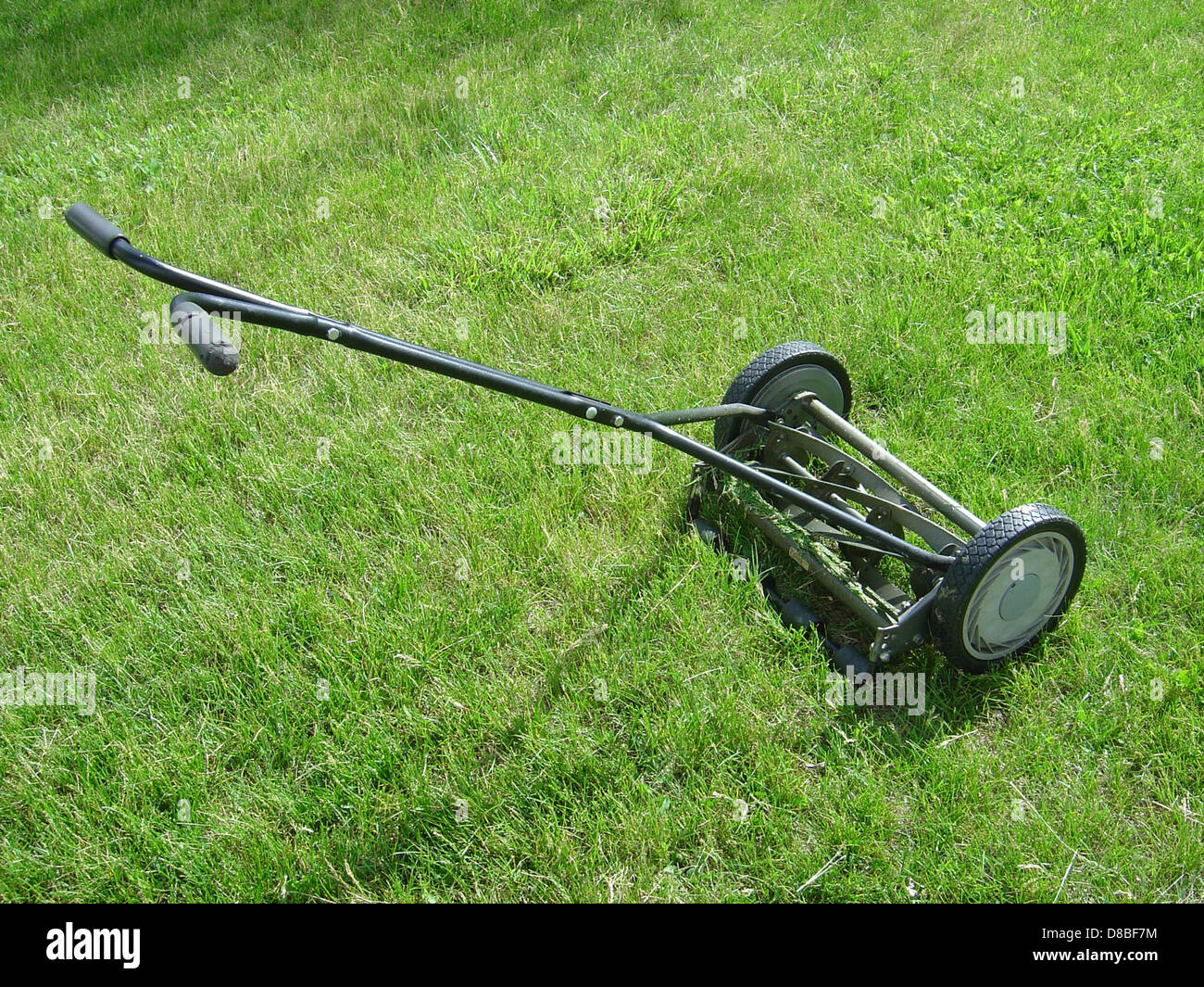 Mowing lawn manually push mower hi-res stock photography and images - Alamy