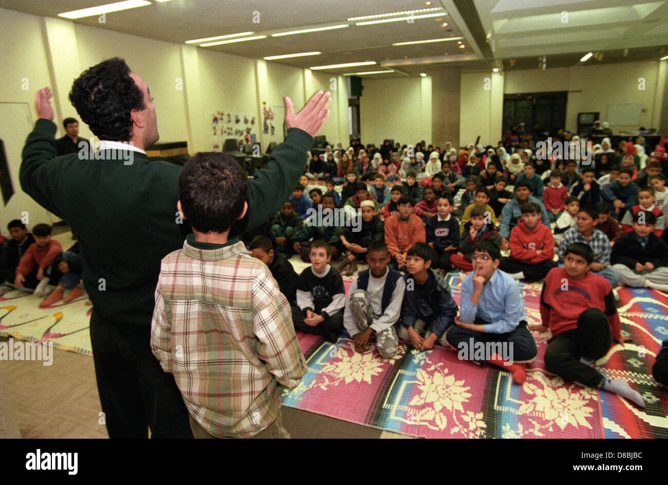 East london mosque school hi-res stock photography and images - Alamy