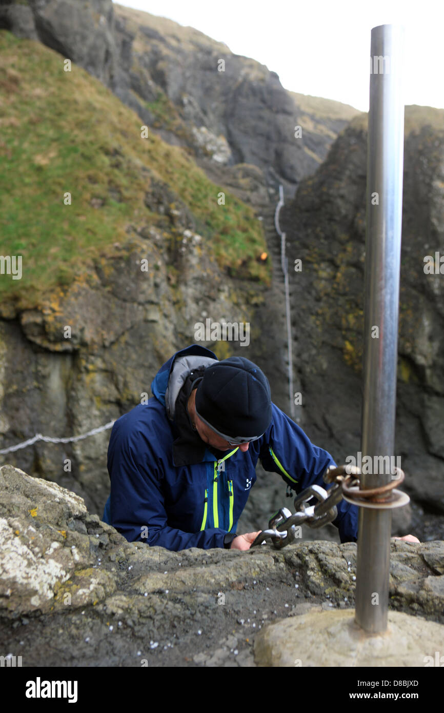 Chain of support hi-res stock photography and images - Alamy