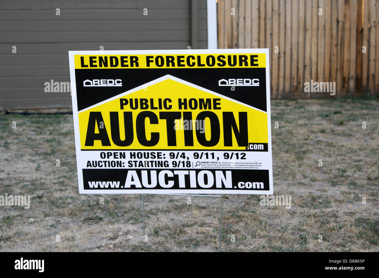 public home auction sign Stock Photo - Alamy
