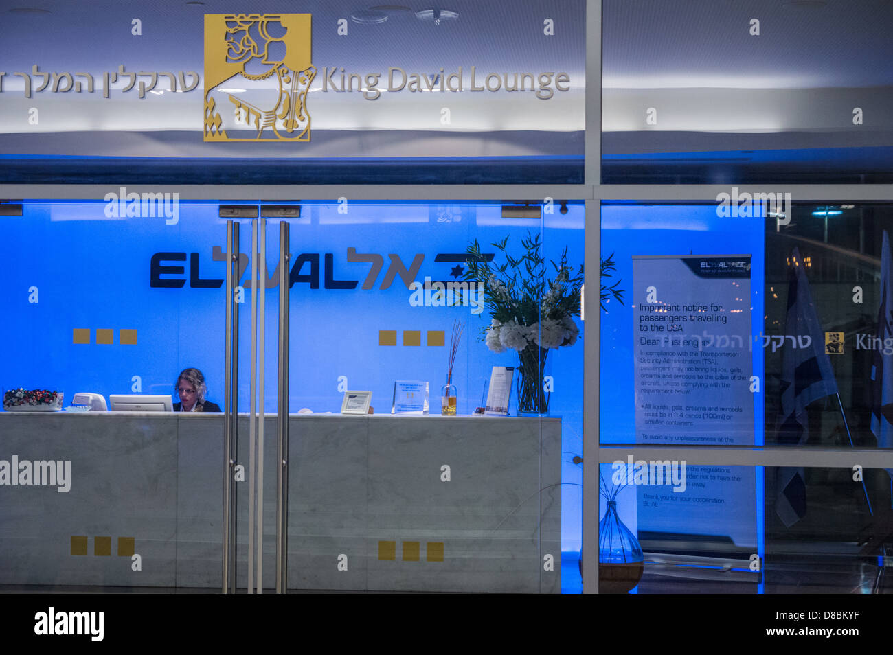 El al flight attendant hi-res stock photography and images - Alamy