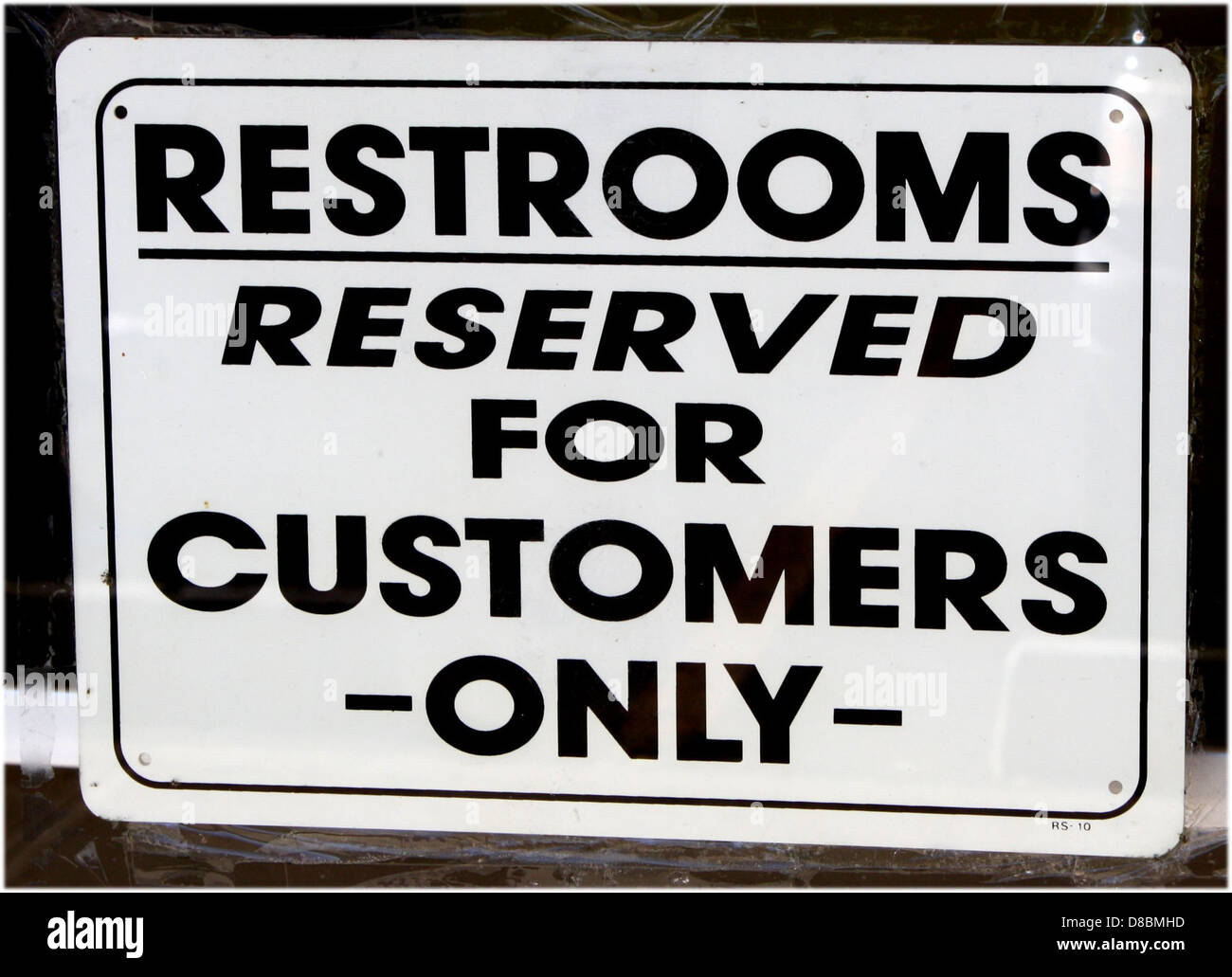 Public restroom facilities management hi-res stock photography and ...