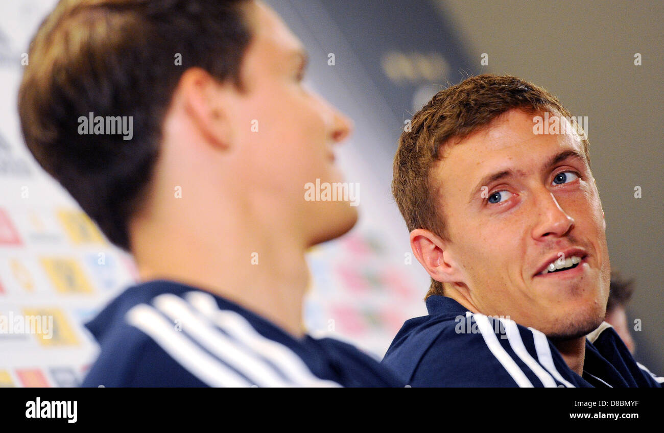 Germany's Max Kruse (R) and Philipp Wollscheid speak at a press ...