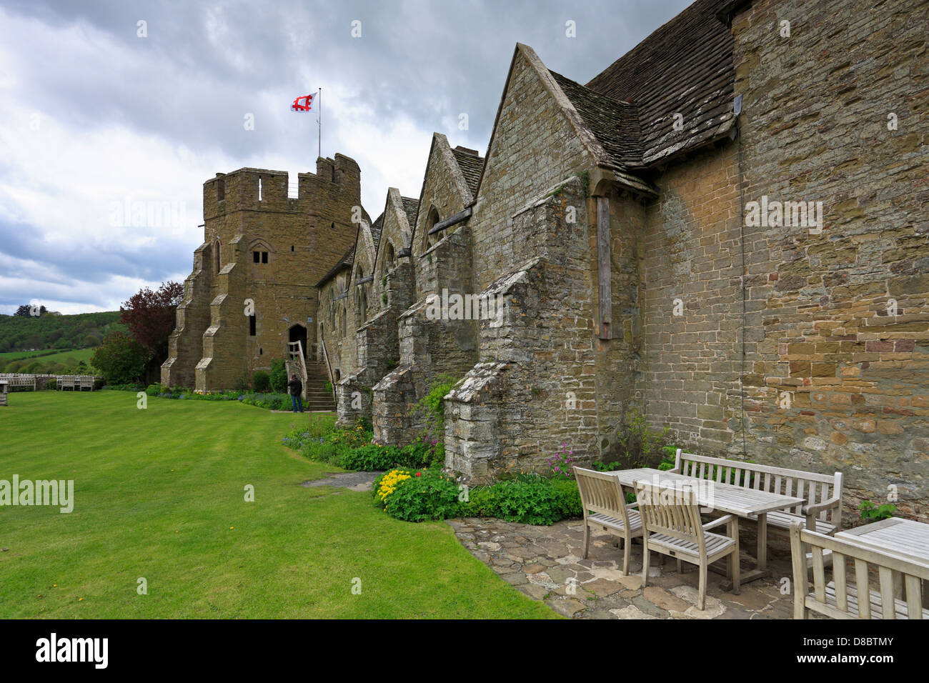 Castle hall hi-res stock photography and images - Alamy