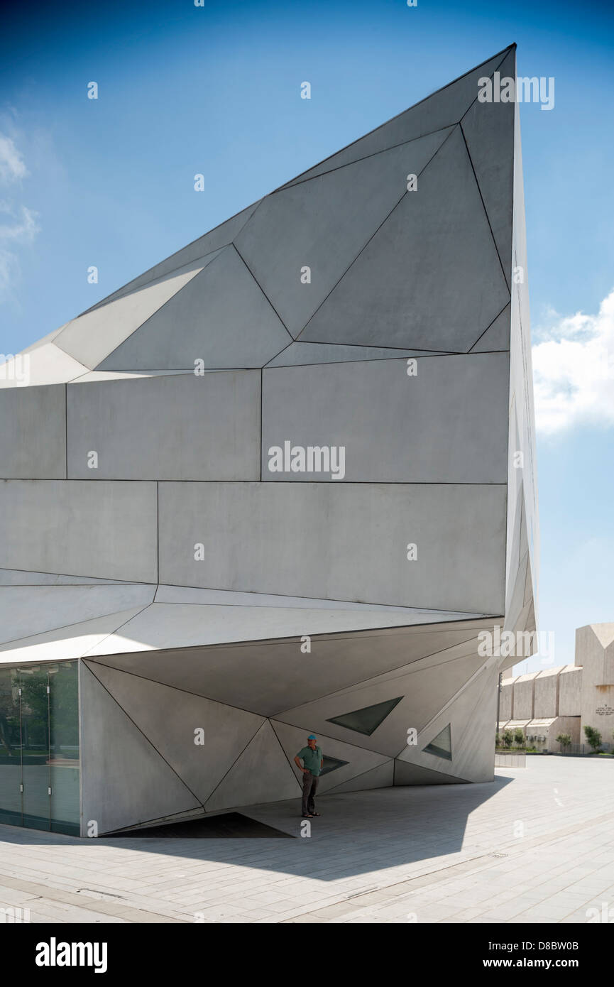 Israel, Tel Aviv, Herta & Paul Amir building Facade of the new wing at ...