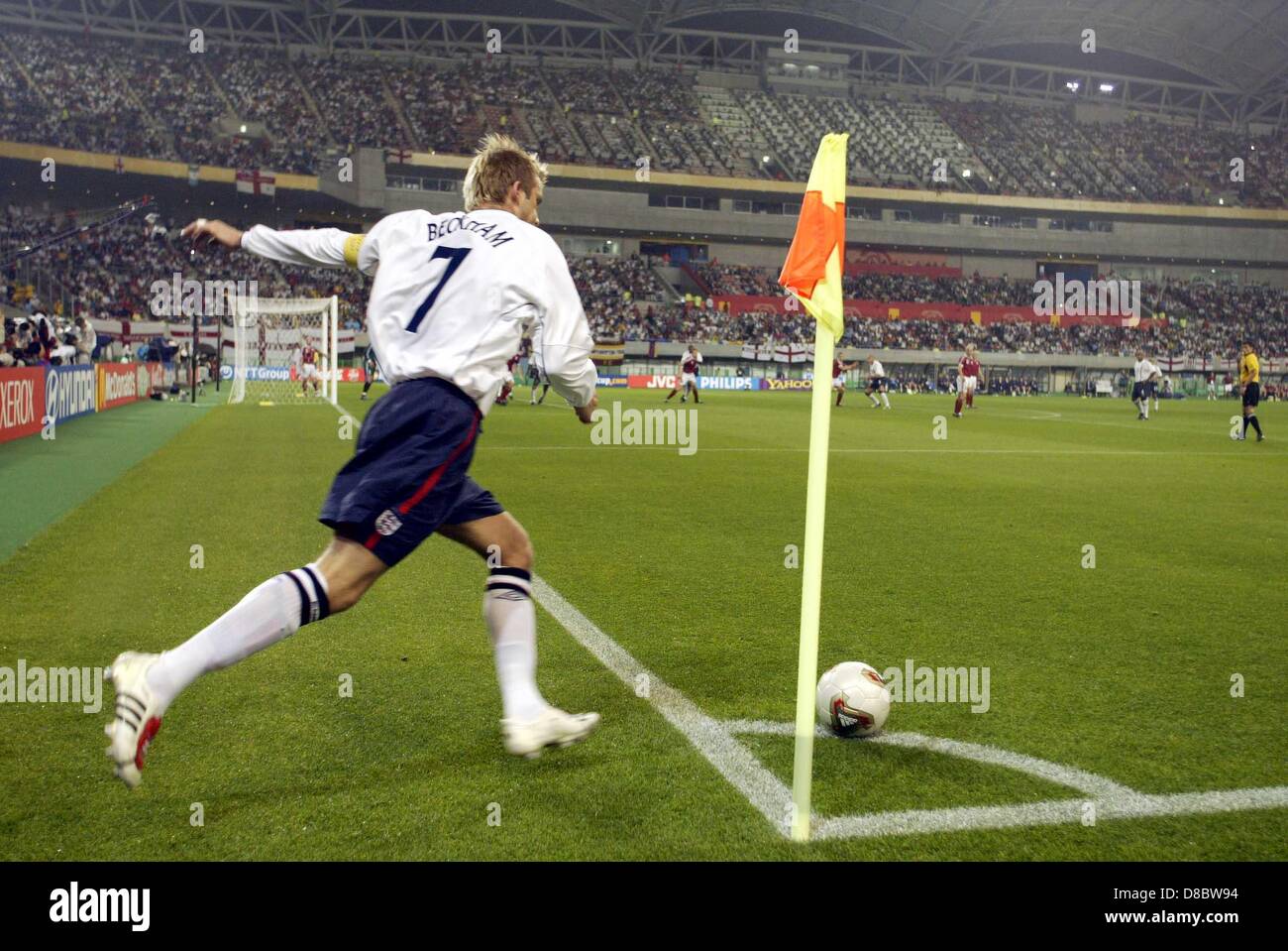 David beckham england 2002 hi-res stock photography and images - Alamy