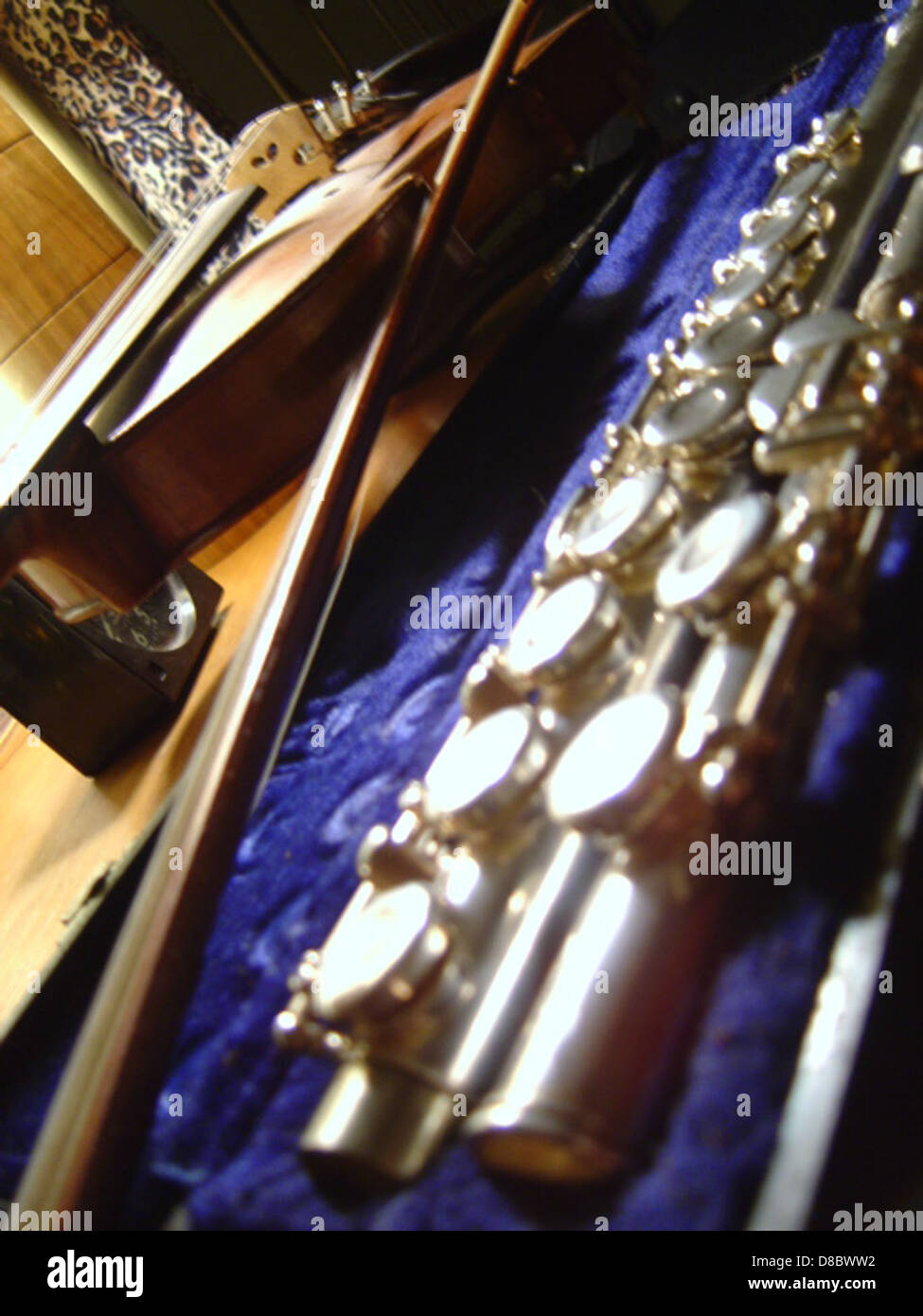 Violin flute hi-res stock photography and images - Alamy
