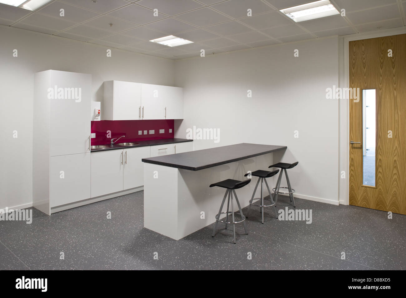 office interior kitchen staff room Stock Photo - Alamy