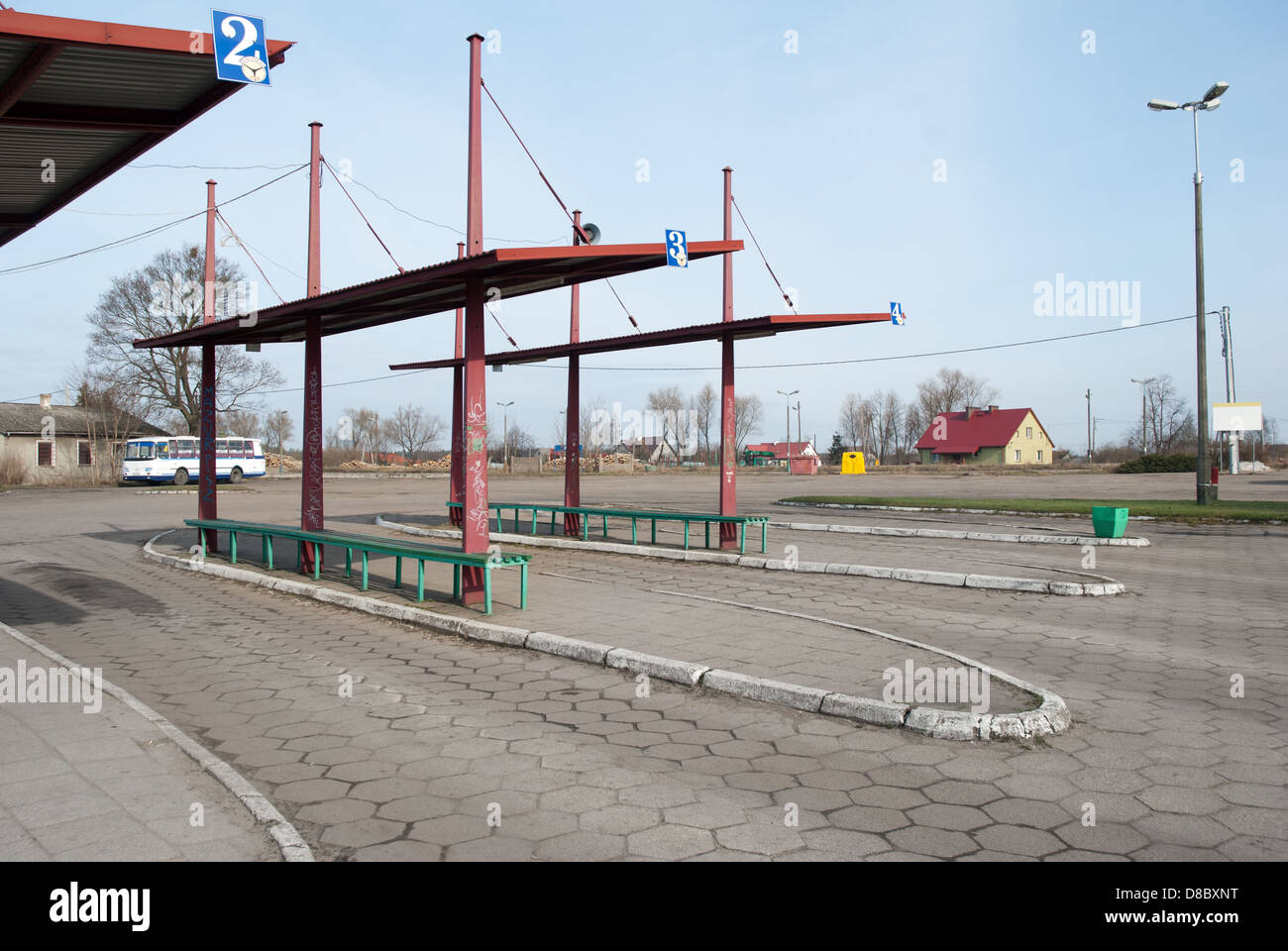 Bus station platforms hi-res stock photography and images - Alamy