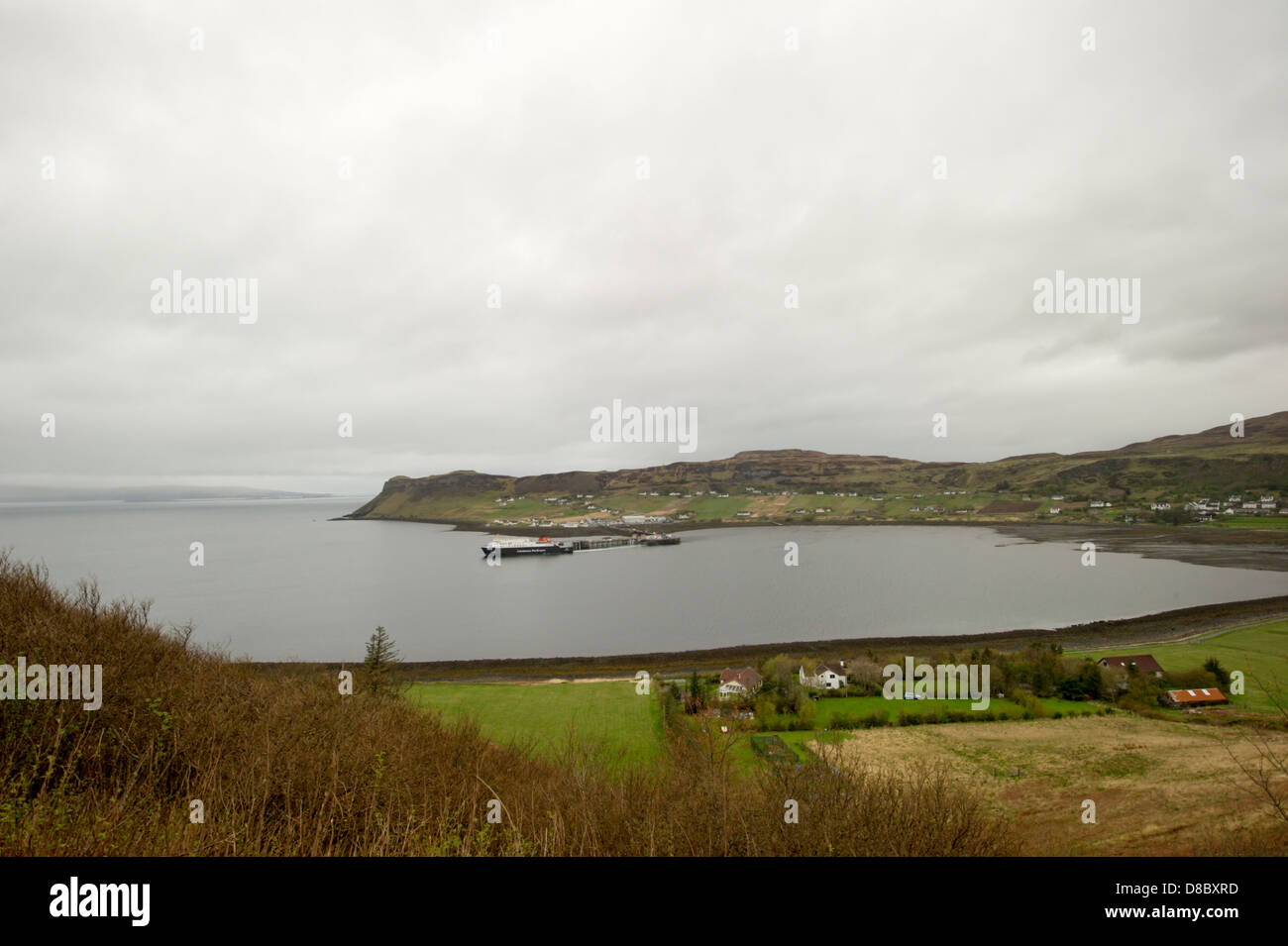 Uig harbour hi-res stock photography and images - Alamy