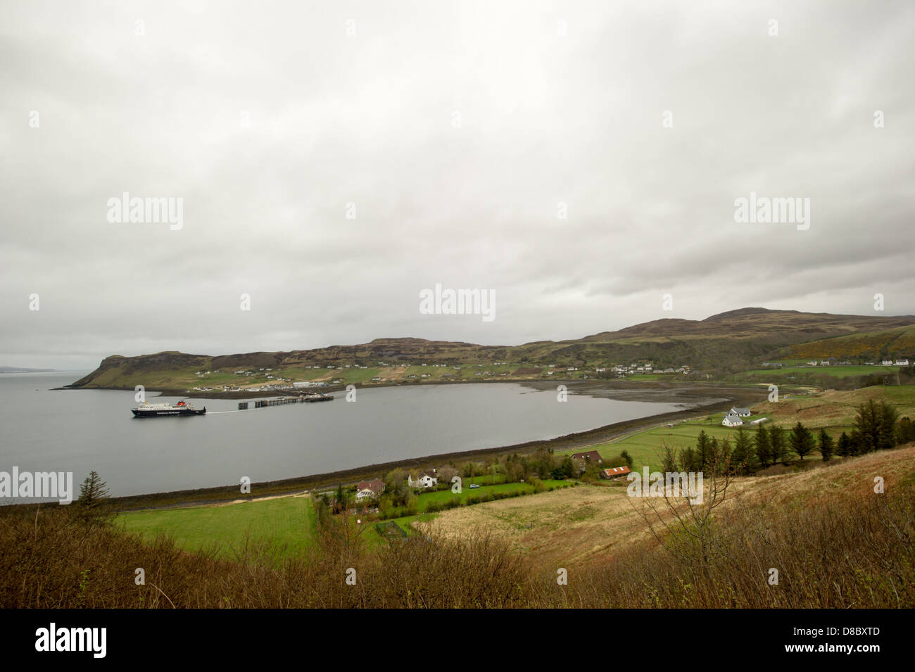 Uig harbour hi-res stock photography and images - Alamy