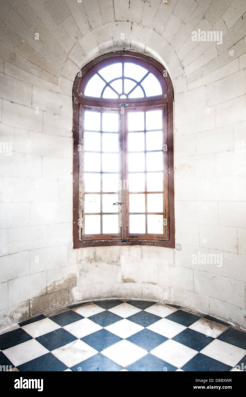 Arched window with stain glass hi-res stock photography and images - Alamy