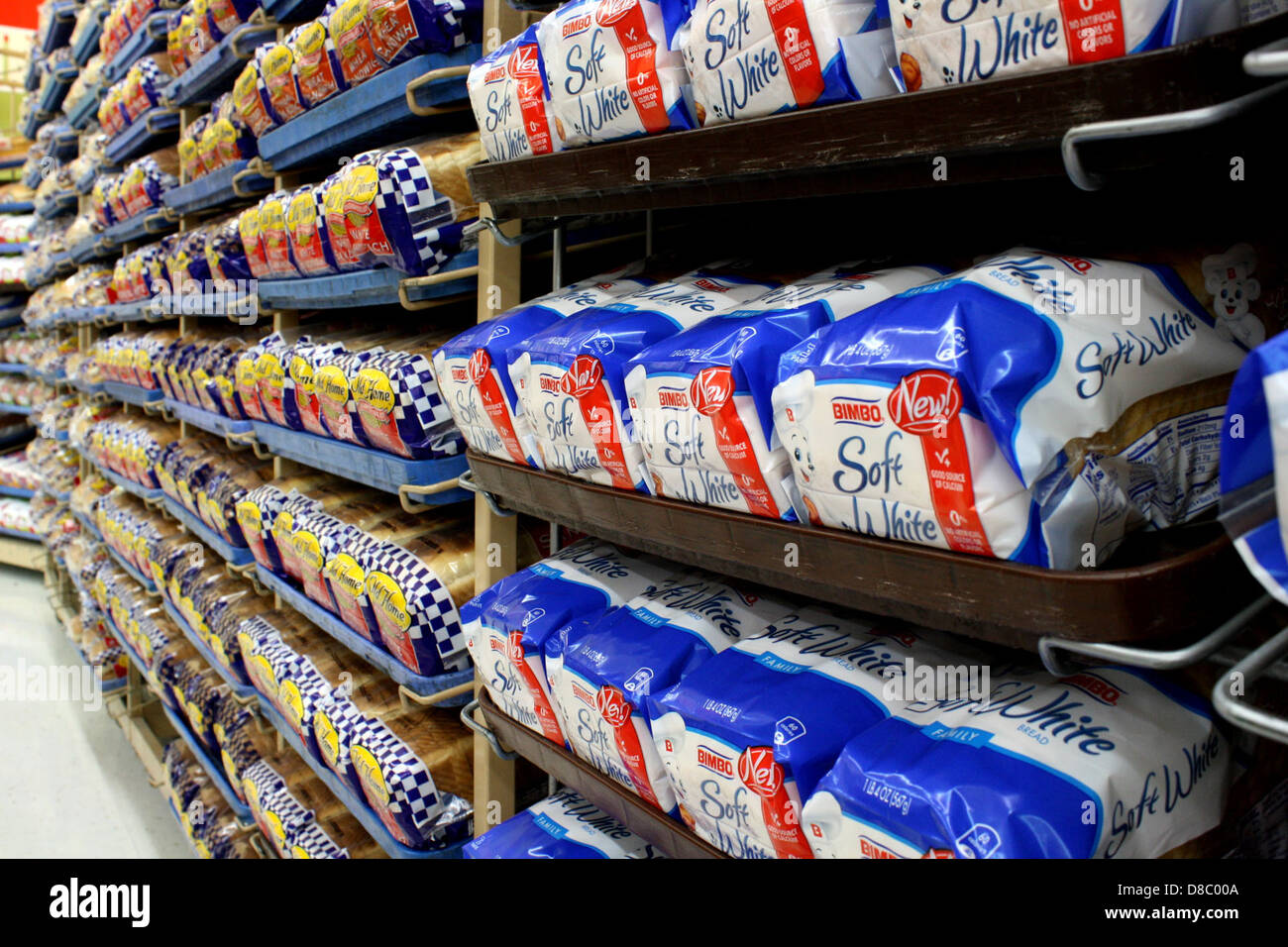 white bread on store shelves Stock Photo - Alamy