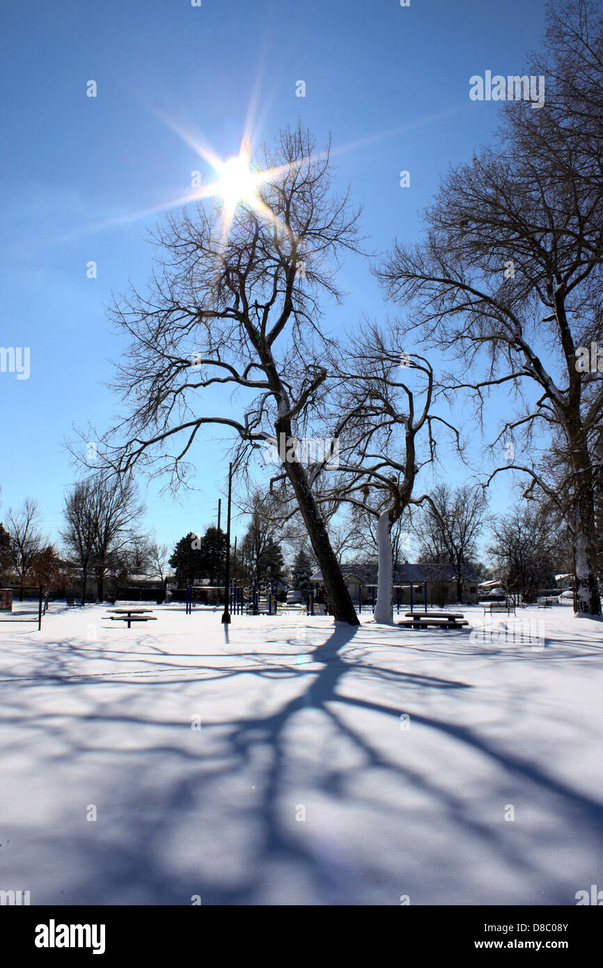 Sun casts light across sky hi-res stock photography and images - Alamy