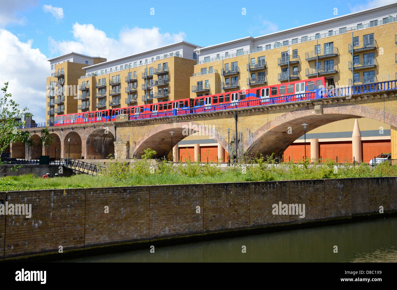 Limehouse Basin and Marina in the London Docklands Stock Photo - Alamy