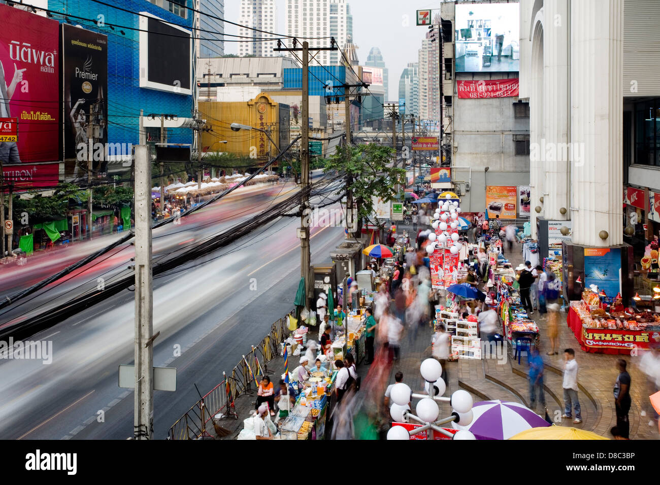 Thanon Phetchaburi road, Bangkok, Thailand Stock Photo - Alamy