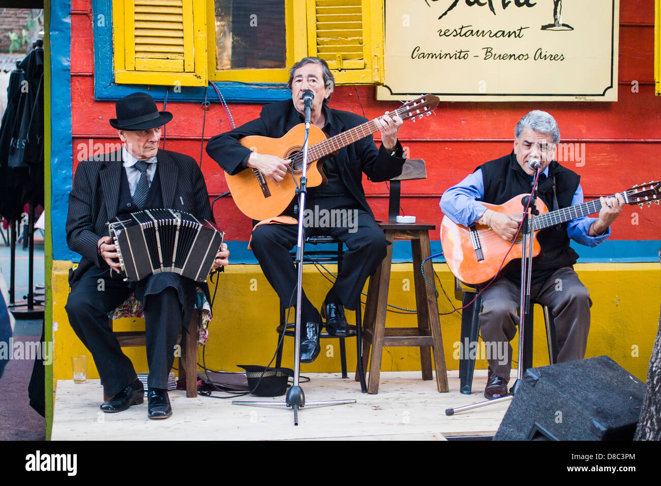 Street musicians in El Caminito Stock Photo - Alamy