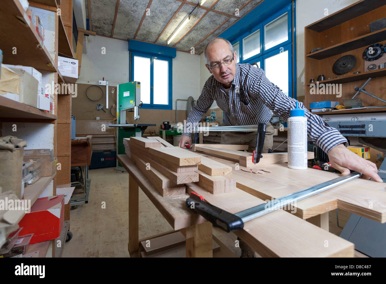 Carpenter in a carpentry Stock Photo - Alamy