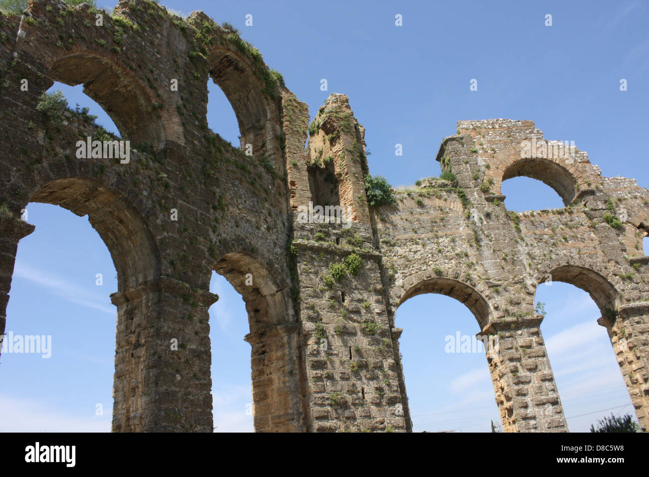 Ancient roman aquaduct hi-res stock photography and images - Alamy