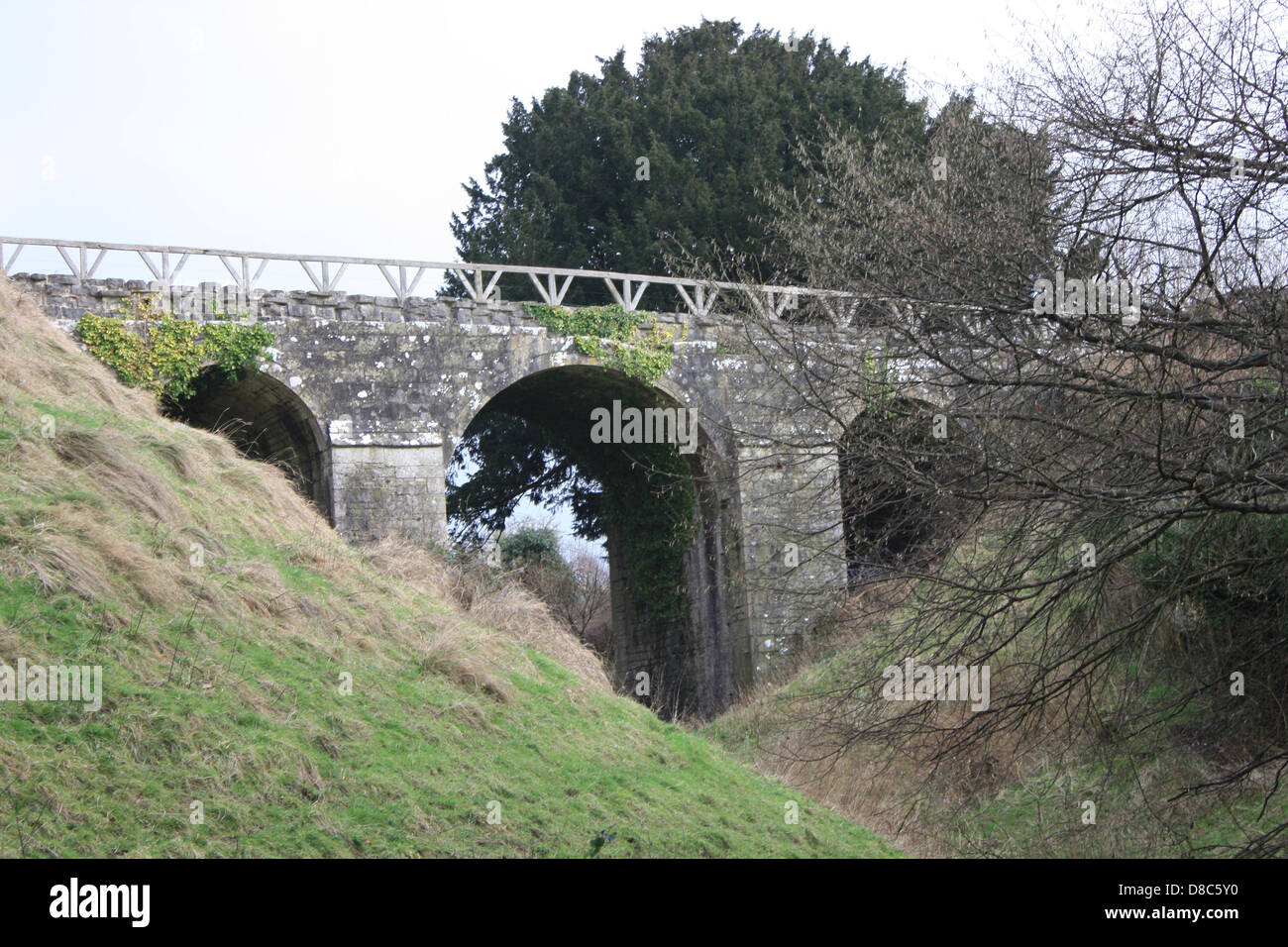 gatehouse bridge at Corfe Castle Stock Photo - Alamy