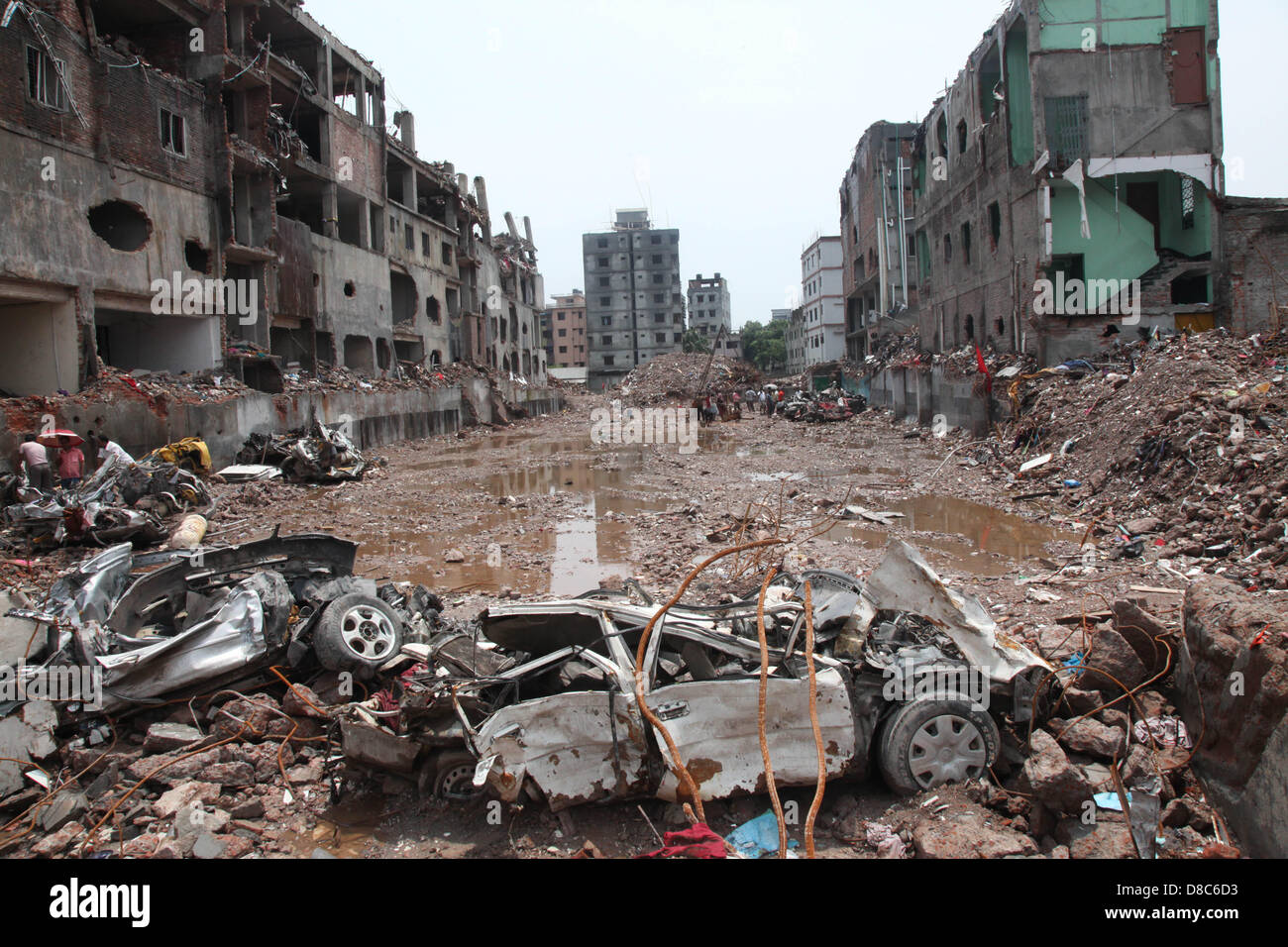 Savar, Dhaka, Bangladesh. 24th May 2013. The site of the April 2013 ...
