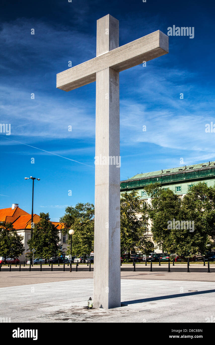 Cross in square hi-res stock photography and images - Alamy