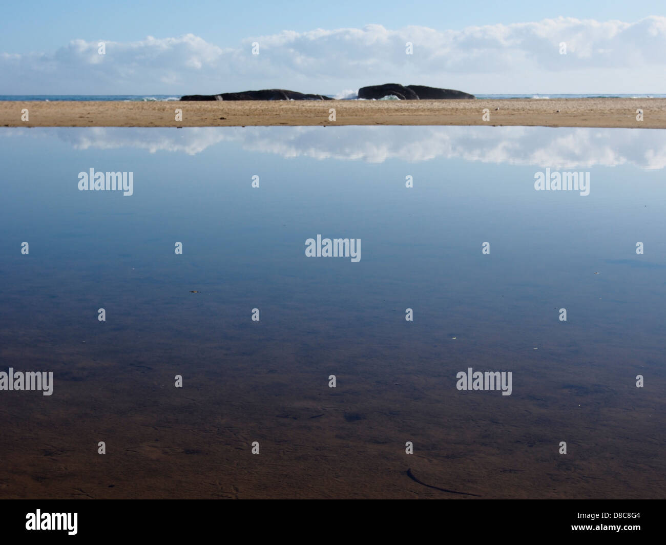 TIDAL POOL REFLECTION SOUTH WEST ROCKS NEW SOUTH WALES AUSTRALIA Stock ...
