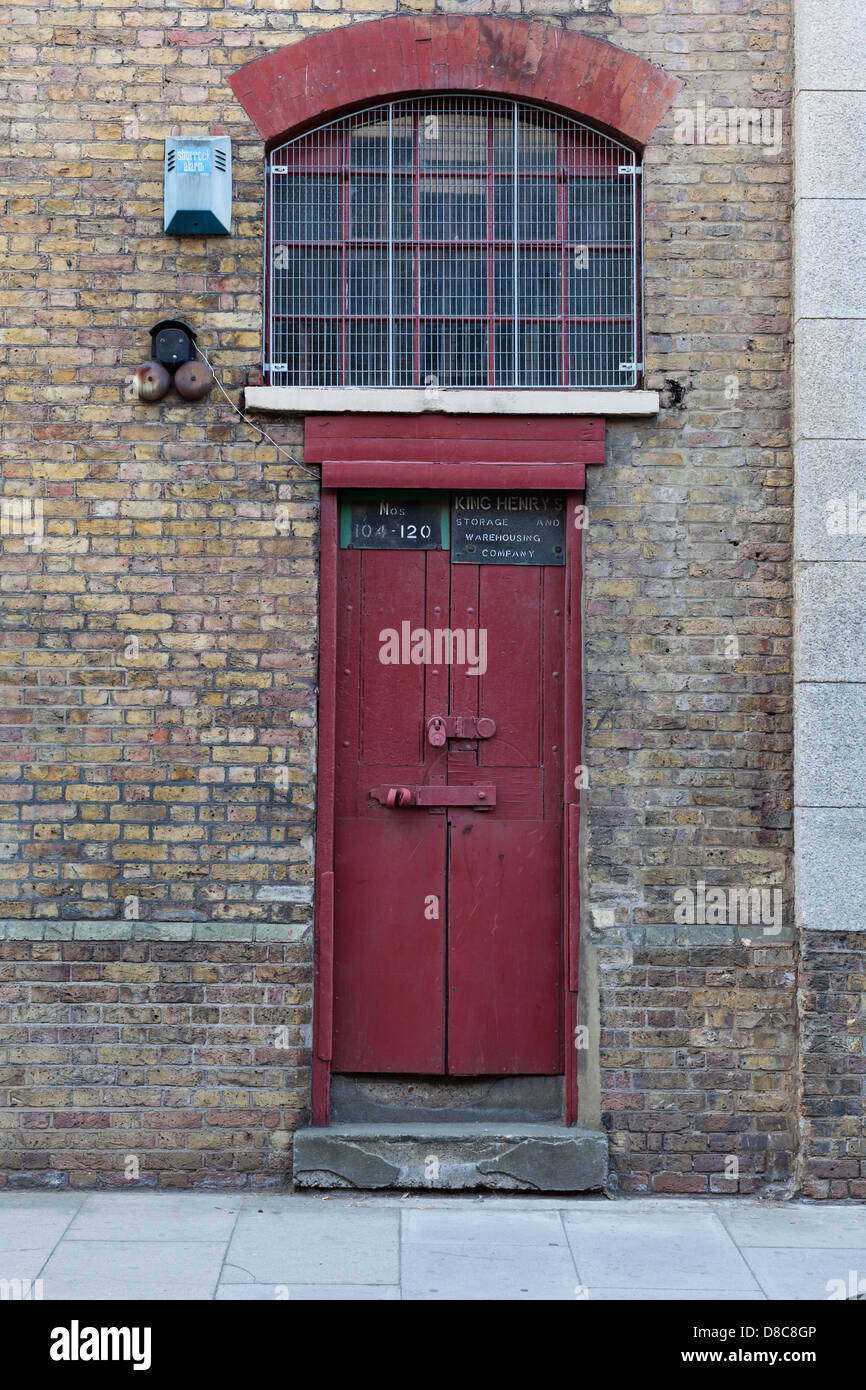 Old wharf warehouse wapping hi-res stock photography and images - Alamy