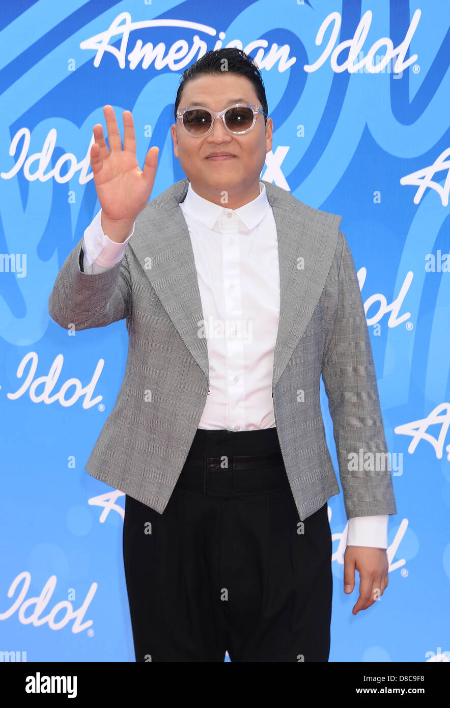 Singer psy hi-res stock photography and images - Alamy