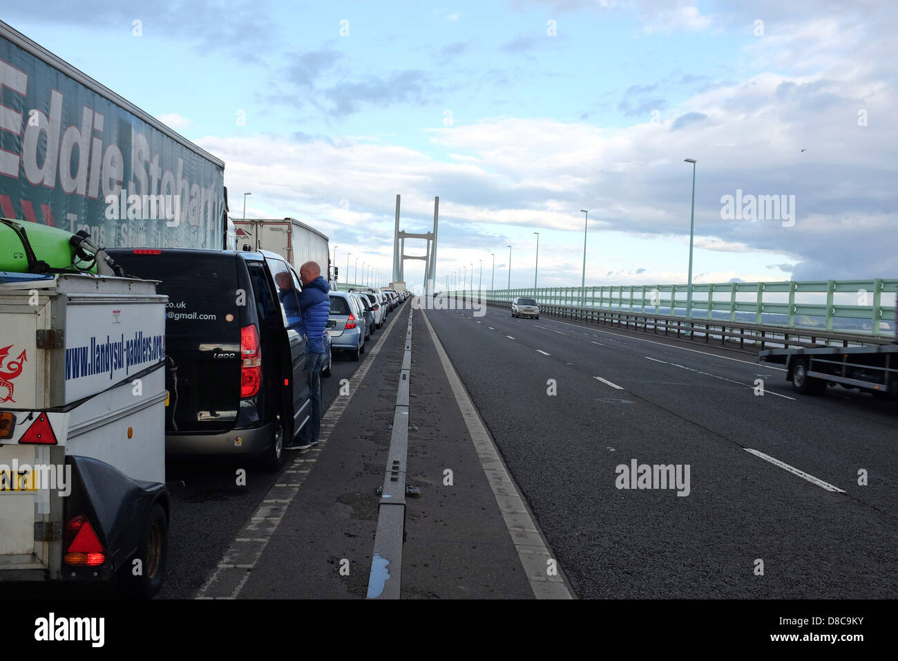 Severn Bridge, UK. 24th May 2013. m4 severn bridge closed following a ...