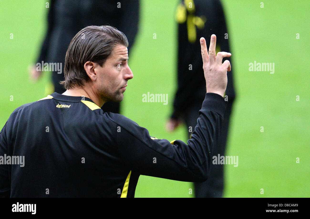 Torwart roman weidenfeller dortmund hi-res stock photography and images ...