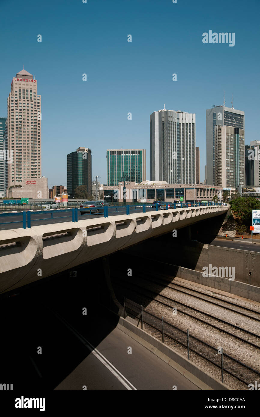 Middle east bridge construction hi-res stock photography and images - Alamy